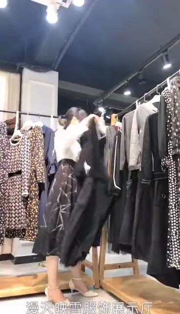 萌舒曼2020年新款女秋连衣裙品牌折扣女装批发走份电商直播货源