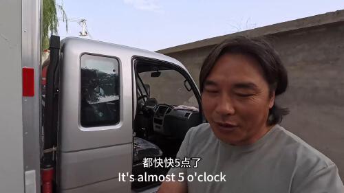 安装一个流媒体行车记录仪,晚上瞒着温暖偷偷跑了