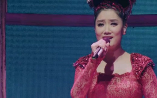 凤凰传奇月亮之上2015凤凰传奇演唱会