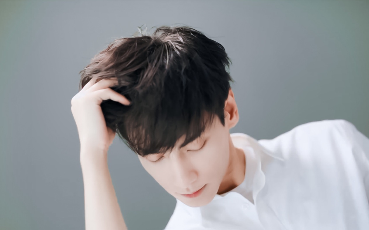 「罗云熙」你的嘴角,微微上翘,性感得无可救药 | 施华蔻抖音重剪