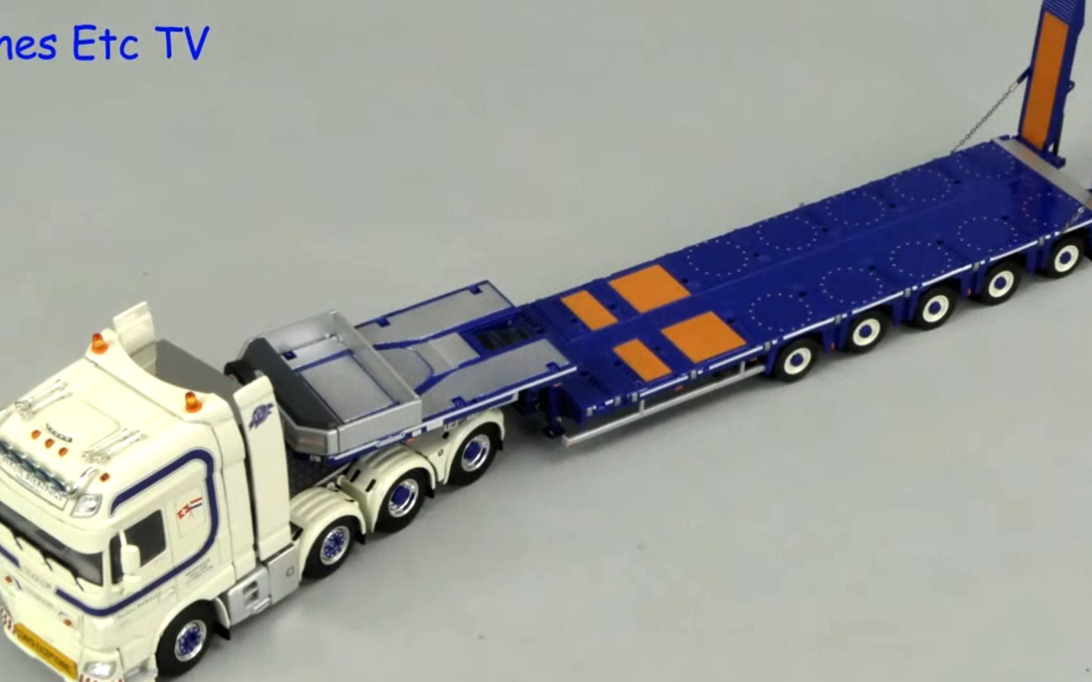 达夫 DAF XF卡车 + 5轴运输拖板 静态模型