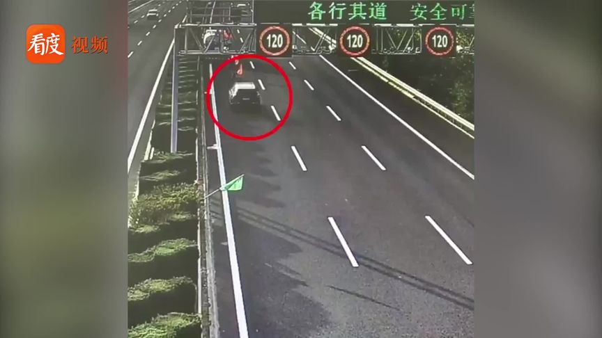 监拍:青岛高速路连环车祸 连救援车辆都被撞飞 交警神反应逃生