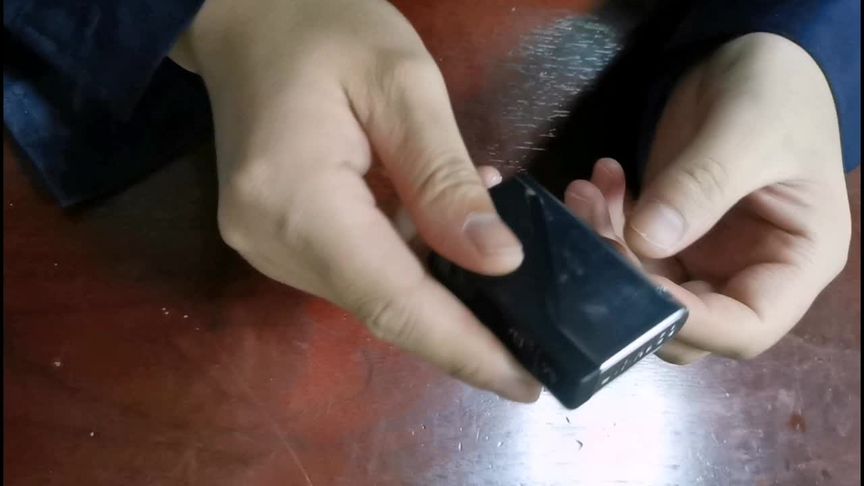 领克05车钥匙电池更换方法