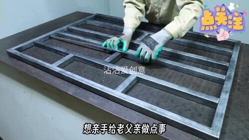 小伙纯手工制作了一辆电动三轮货运车,高手在民间啊