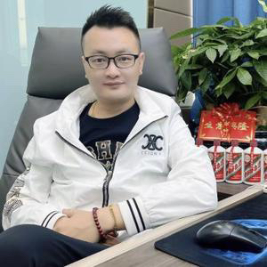 连板令狐冲冲 