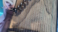 如何使用效音器给古筝校音