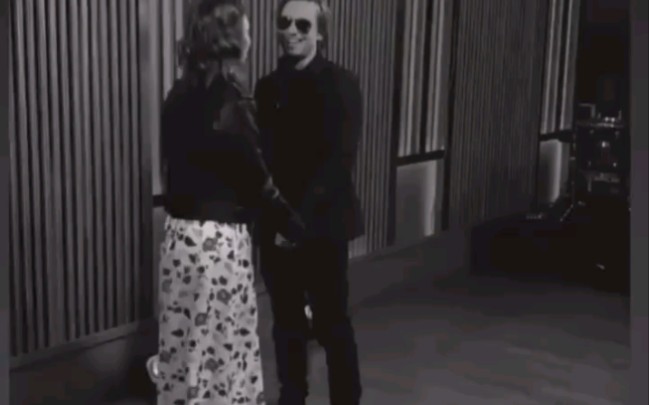 ...Petrov萨沙和小女友首次作为情侣档上镜电视节目乌尔甘特晚间秀...