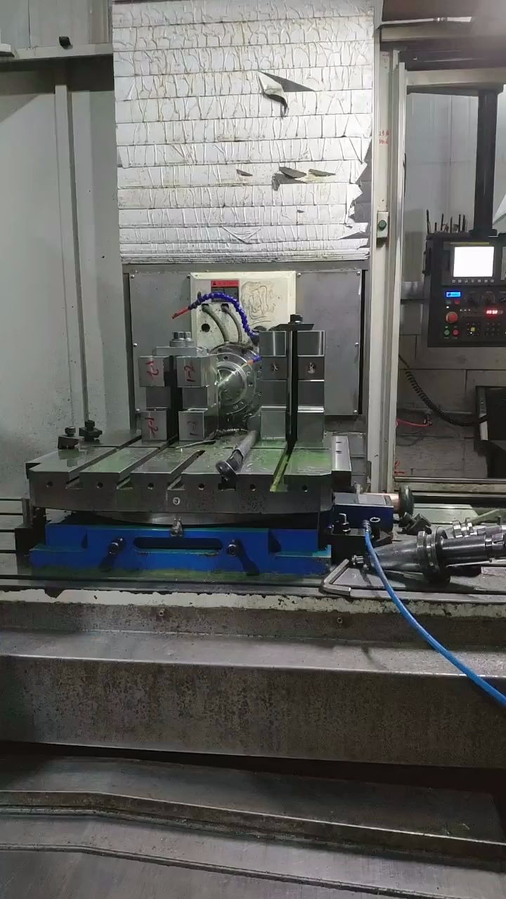 UG编程 啊终于快要下班了,夜班一个人怼两台机,立加卧加一起搞。 ...