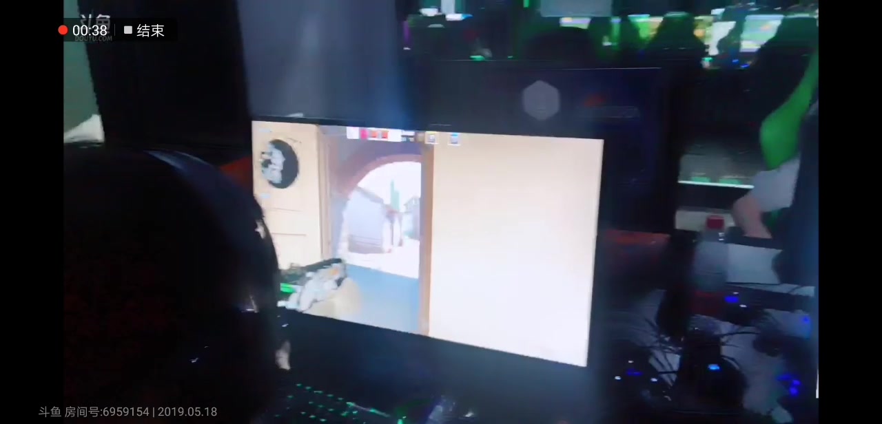 【CSGO馒头】真实的第三人称直播间笑死,吹风机教学小片段嗷