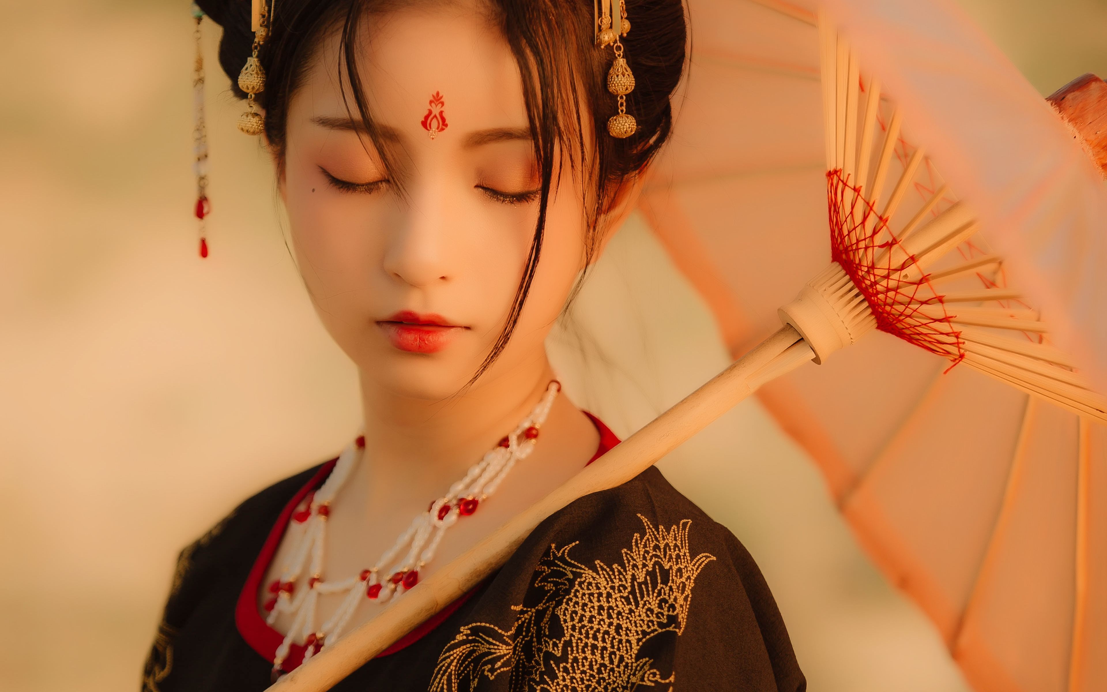 【美妆教程】一个轻唐风的化妆教程