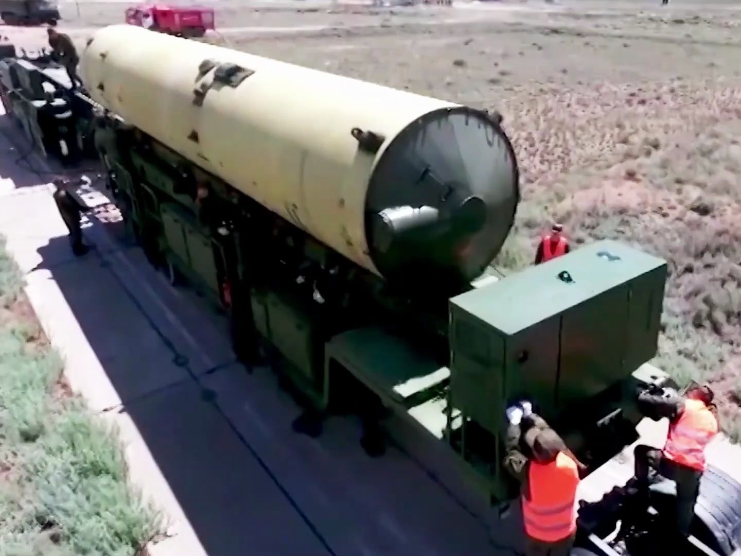 俄罗斯新型核弹道导弹发射