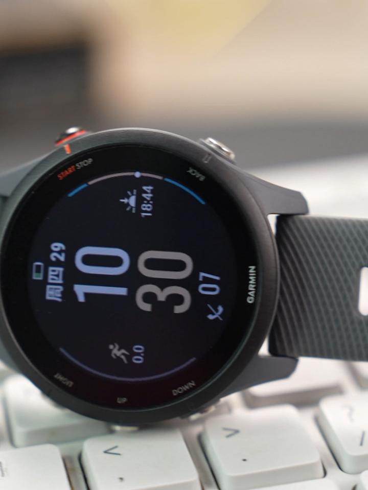 ߑ�跑步爱好者们看过来!佳明 255 跑步运动腕表,专业跑者的必备神器!...