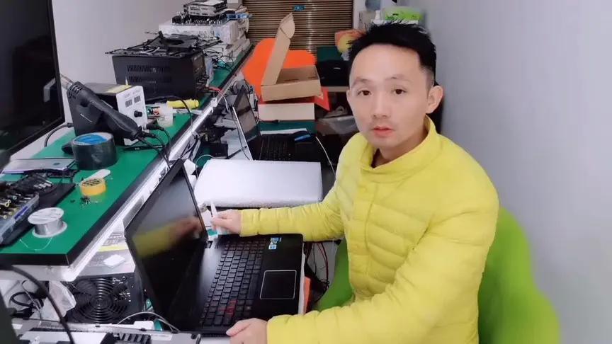 华硕N551J笔记本开机花屏,检测后拆机换屏,不懂换屏的可以参考