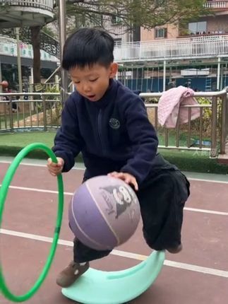 幼儿园体能课秒变"绝活"秀场!网友:建议推广!@幼儿园的符老师