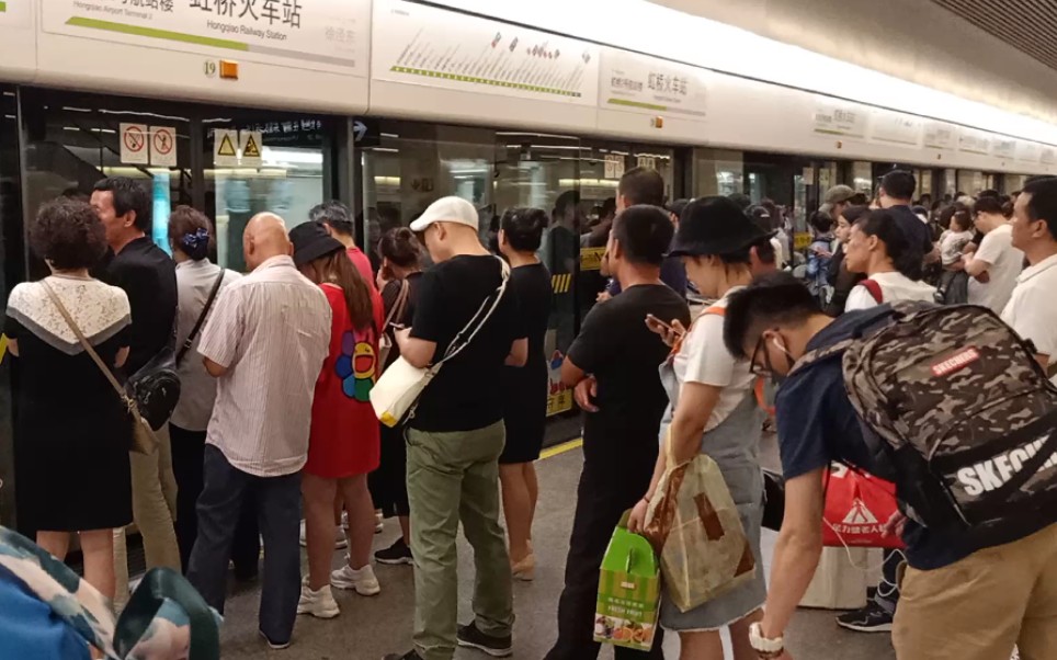 ...列车虹桥火车站-淞虹路侧窗视角运行实录+虹桥2号航站楼开关双侧门