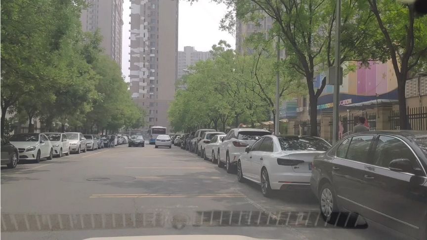 城市旧改加电梯是好事，各方利益和法律法规千头万绪