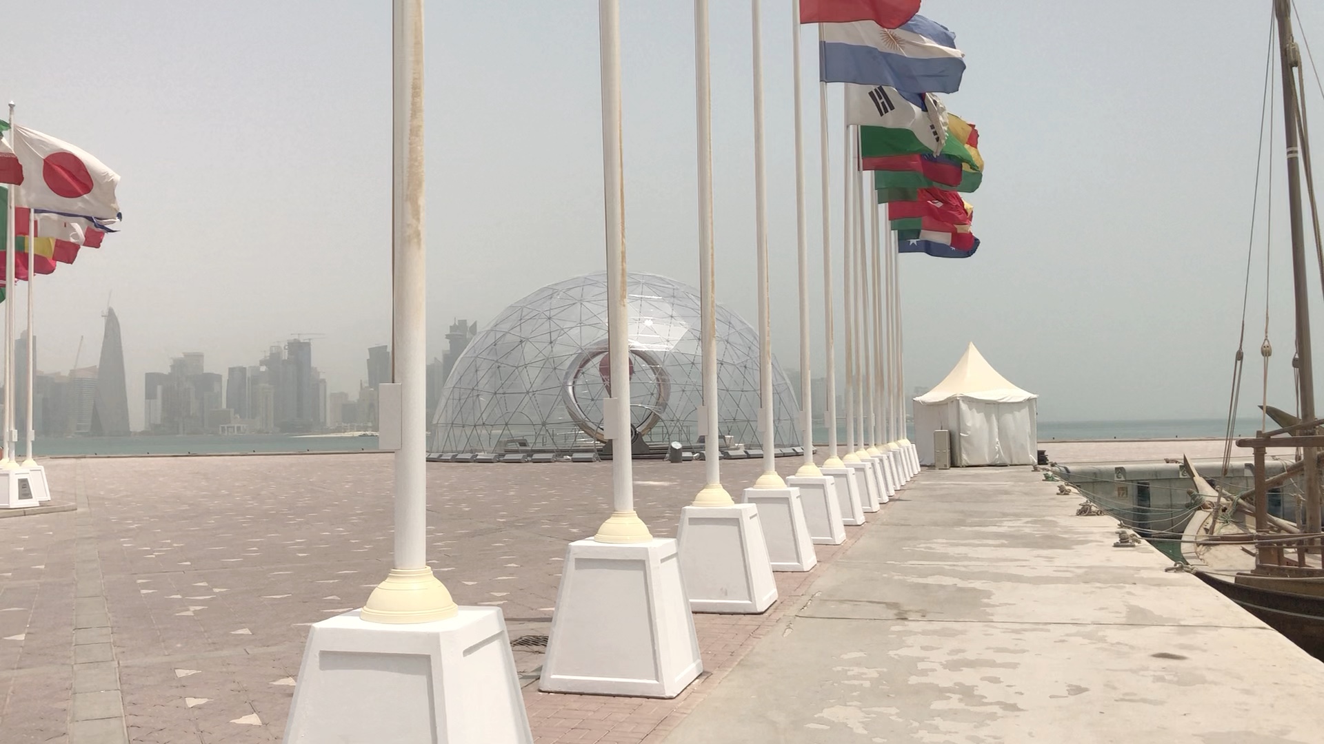 2022年卡塔尔世界杯参赛国家的国旗