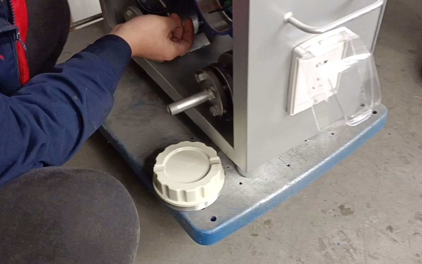 「大泉流量」户外流量监测柜的制作工艺流程,电磁流量计计量柜