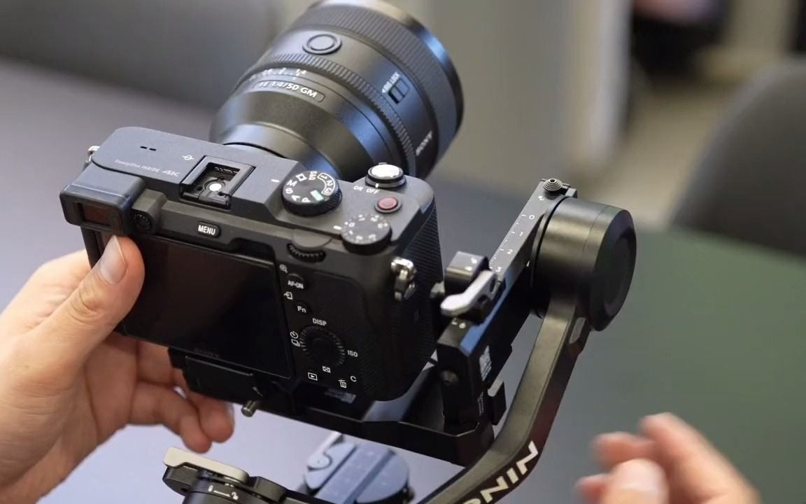 首次使用大疆RS3MINI,如何正确安装与调平大疆rs3mini稳定器大疆...