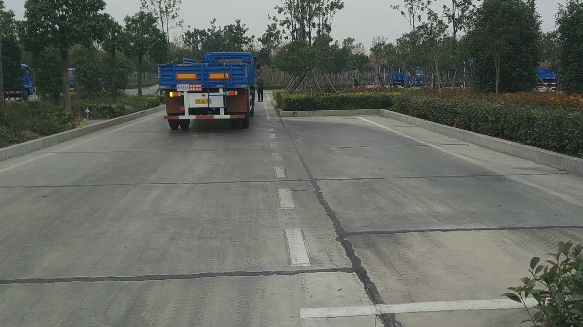 A2侧方停车技巧(教练刘成雨189 0377 9311)