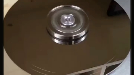 当您硬盘无法识别时,这时候就应该有意识的请立刻停止反复尝试通电...