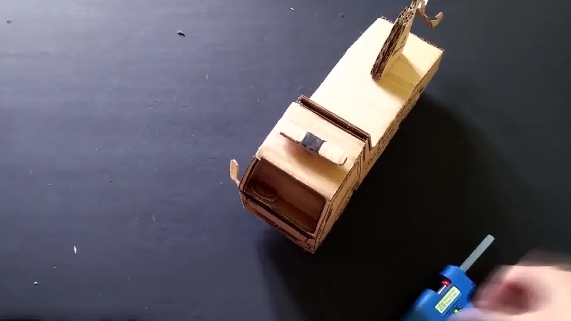 纸板玩具diy,手工制作汽车救援拖车,真的很好玩