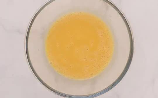 ...做蛋糕?塑料瓶自制打蛋器?这个教程太6啦!没烤箱的小白也能做甜点!