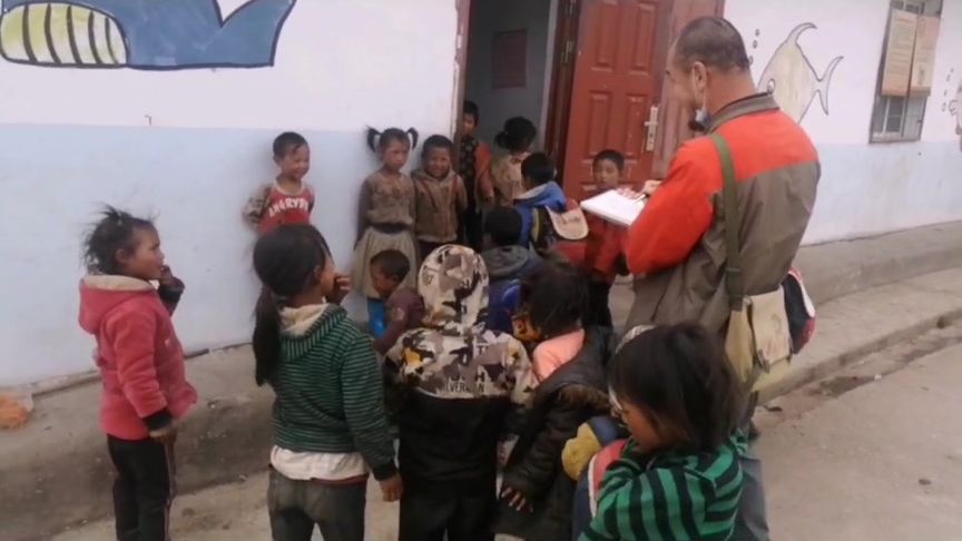 一打开画本,娃娃们争先恐后当模特儿ߘ�#孩子们棒棒哒 #热门推荐