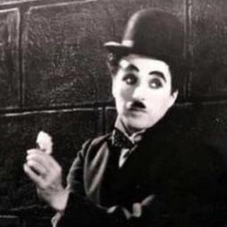 Charlie-Chaplin- 