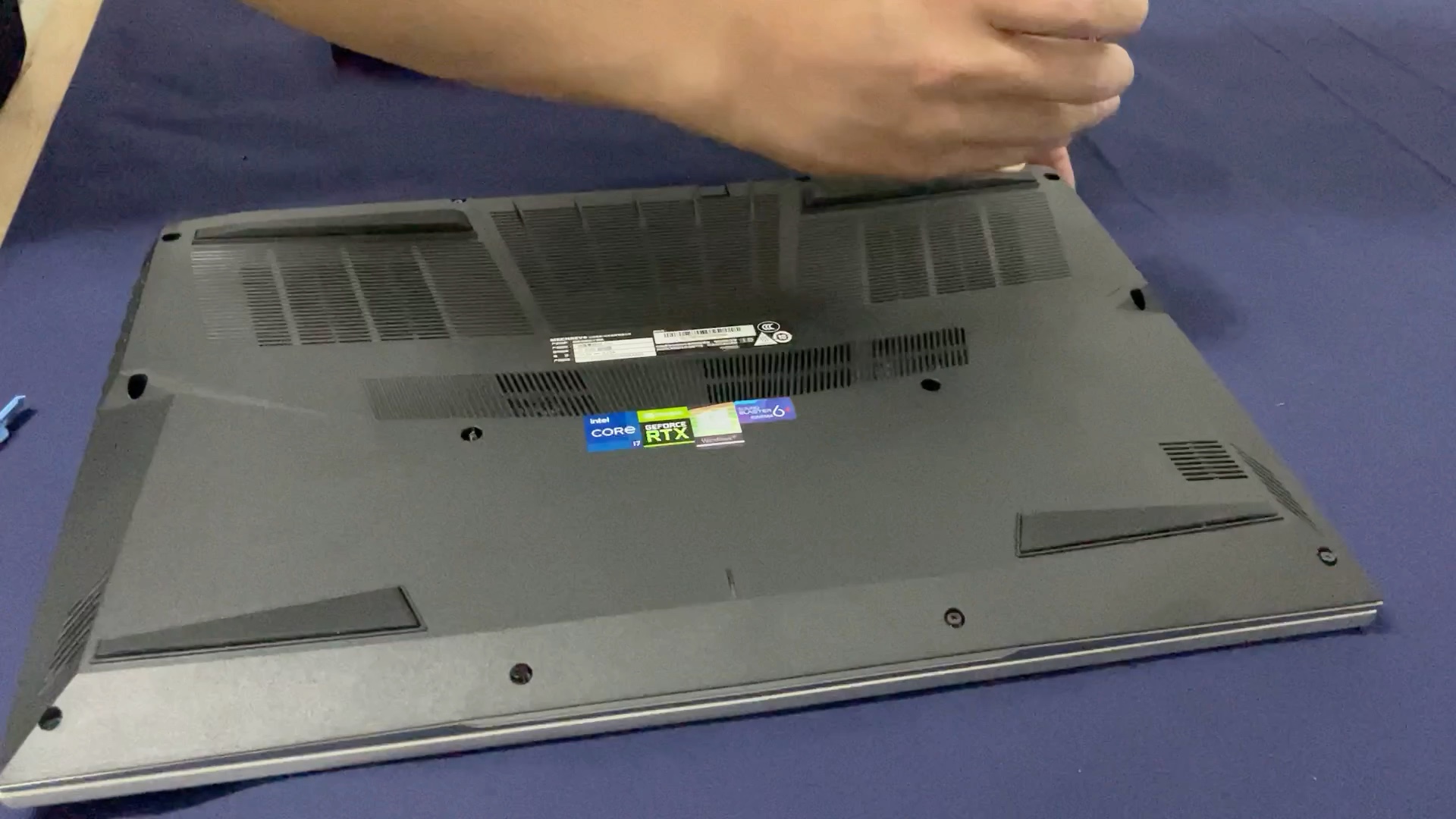 机械革命x8pro加装硬盘