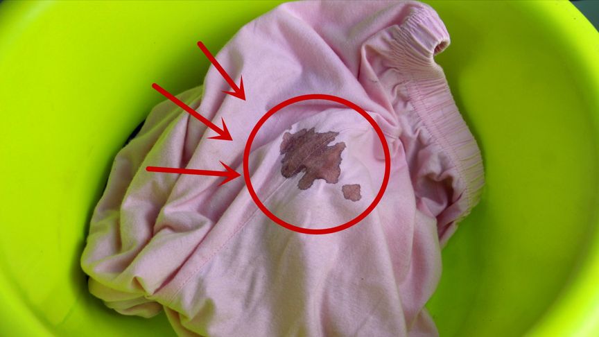 衣服床单上的血渍难清洗?教你一招,时间再长的血渍一揉就掉