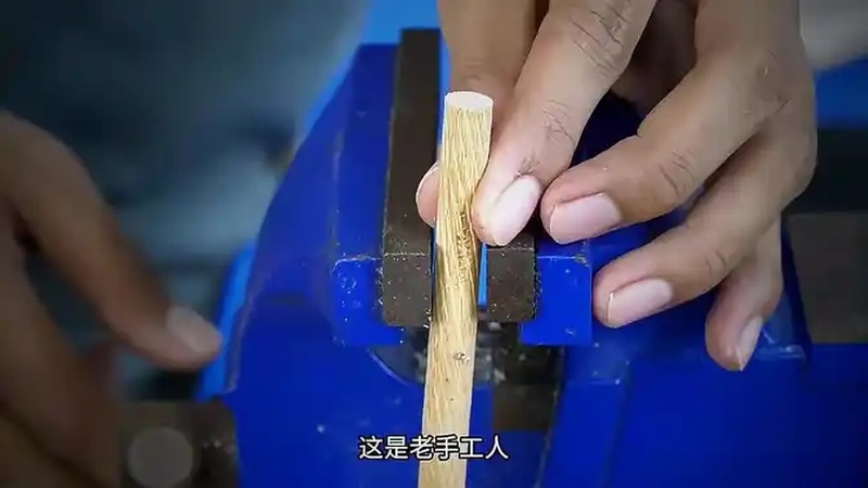 老手工人用圆木锁入螺丝就是标记小工具,钉子头过于锋利会导致木