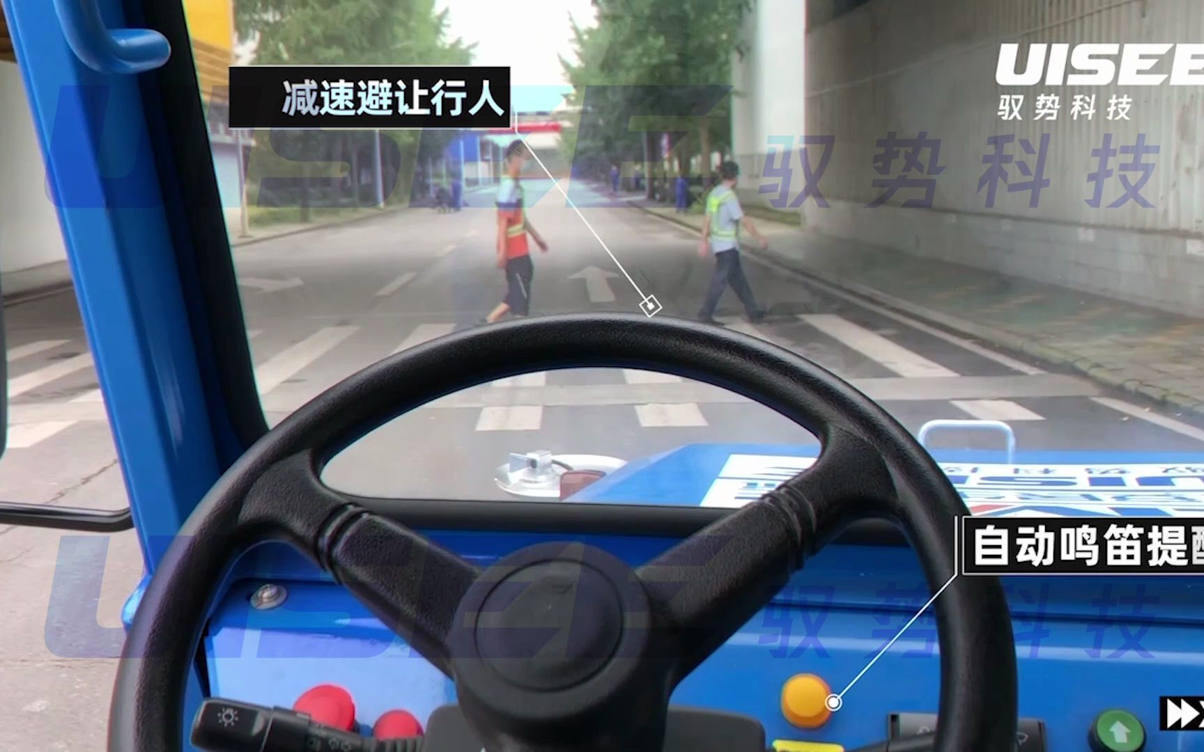 无人物流方案案例丨无人驾驶牵引车落地长安民生物流园区