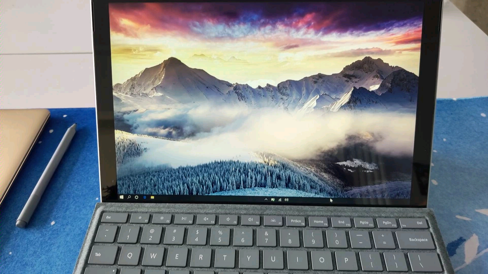 Surface pro7 使用体验任务栏黄屏等问题