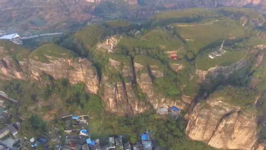 广东省八大风景名胜区之一,典型的丹霞地貌,金鸡岭