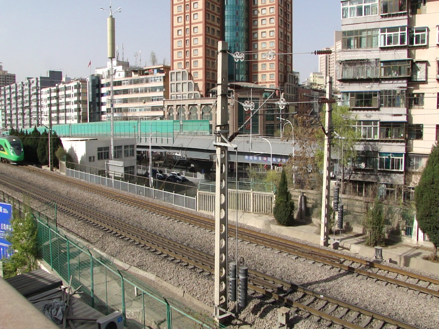 高铁(至于你信不信反正我信了)