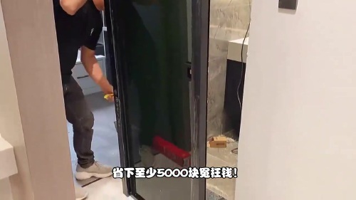 公寓楼进户门可以改玻璃门吗