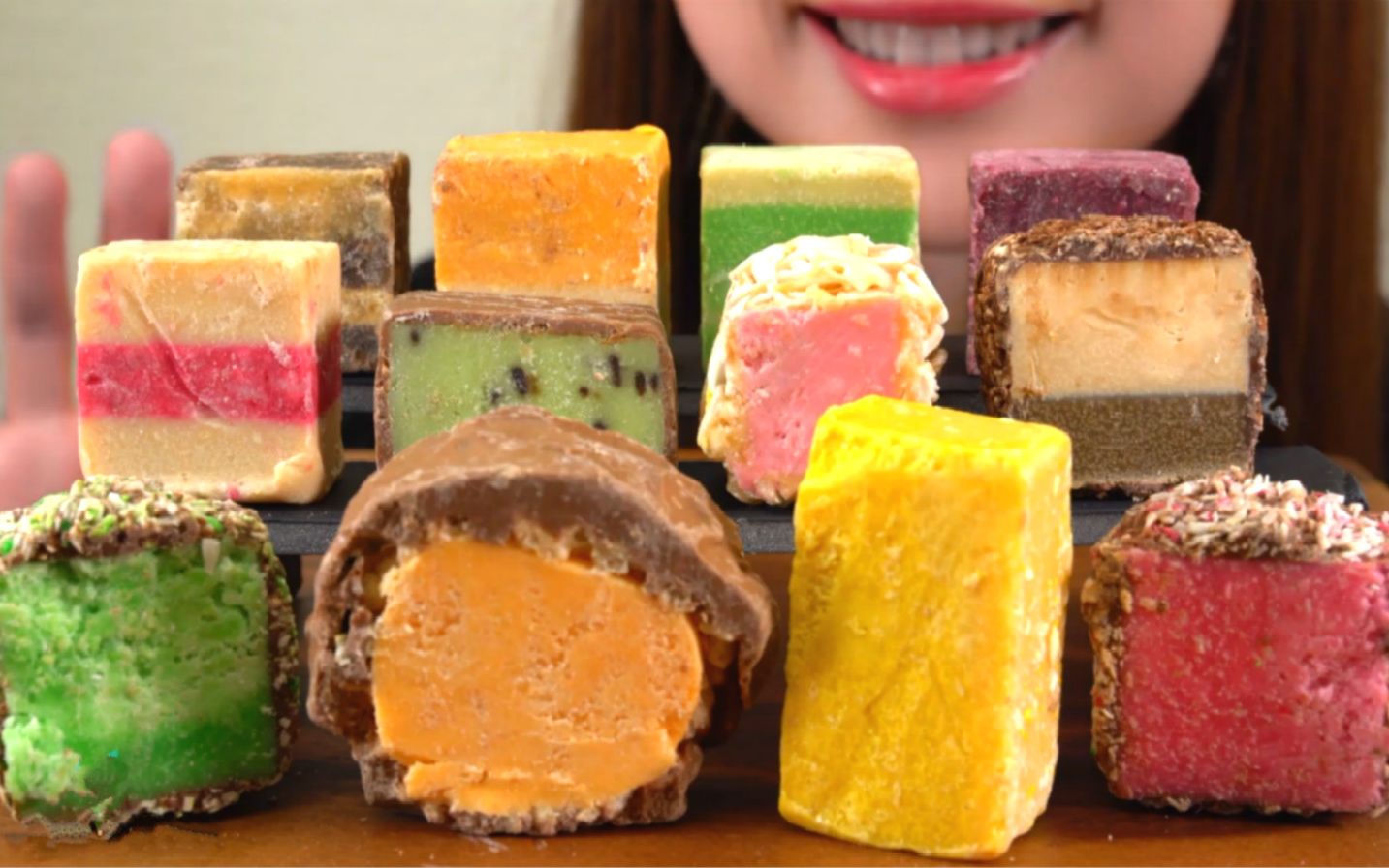 ...树莓椰蓉、橙子巧克力、椰林飘香酒、蓝莓口味)ASMR食音咀嚼音(新)