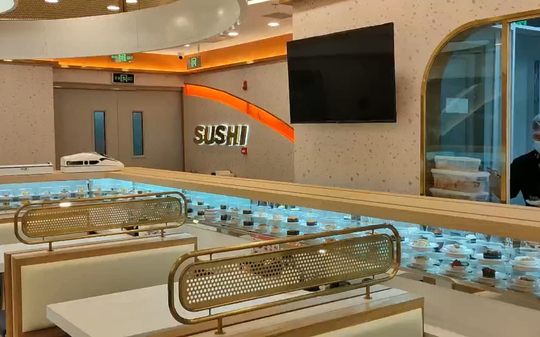 回转寿司小火车送餐传菜机,轻松享受高速列车送餐带来的新奇体验,...