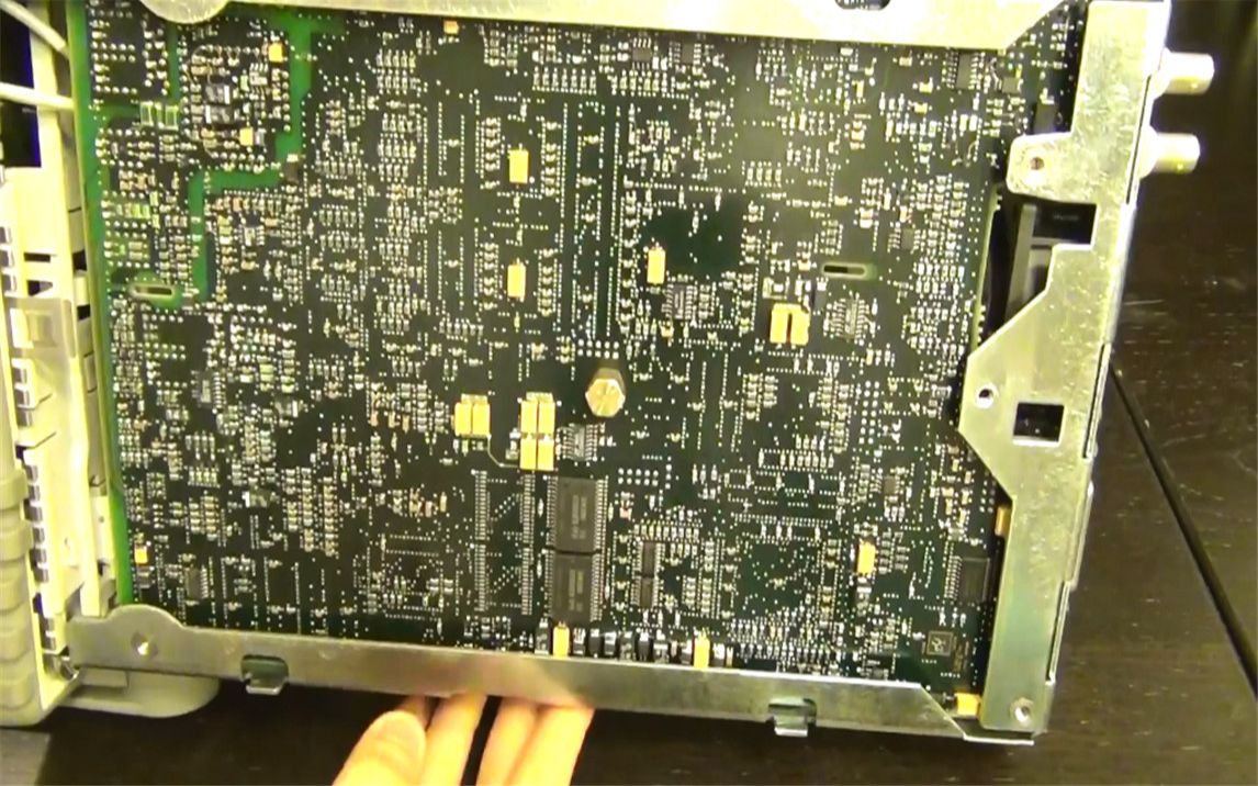 拆解和修复Agilent 33250A多功能和函数任意波形发生器(Youtube原版...
