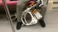 上班族的福音:一秒就能折叠的自行车,方便携带上地铁公交