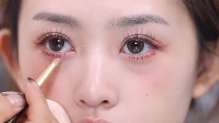 人生实现自我价值的途径许多愿世间美好与你环环相扣上海化妆培训...