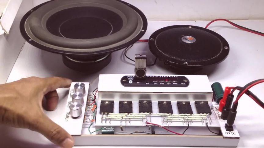 强大的放大器,用有重低音高音音量蓝牙的C5200 A1943晶体管制造