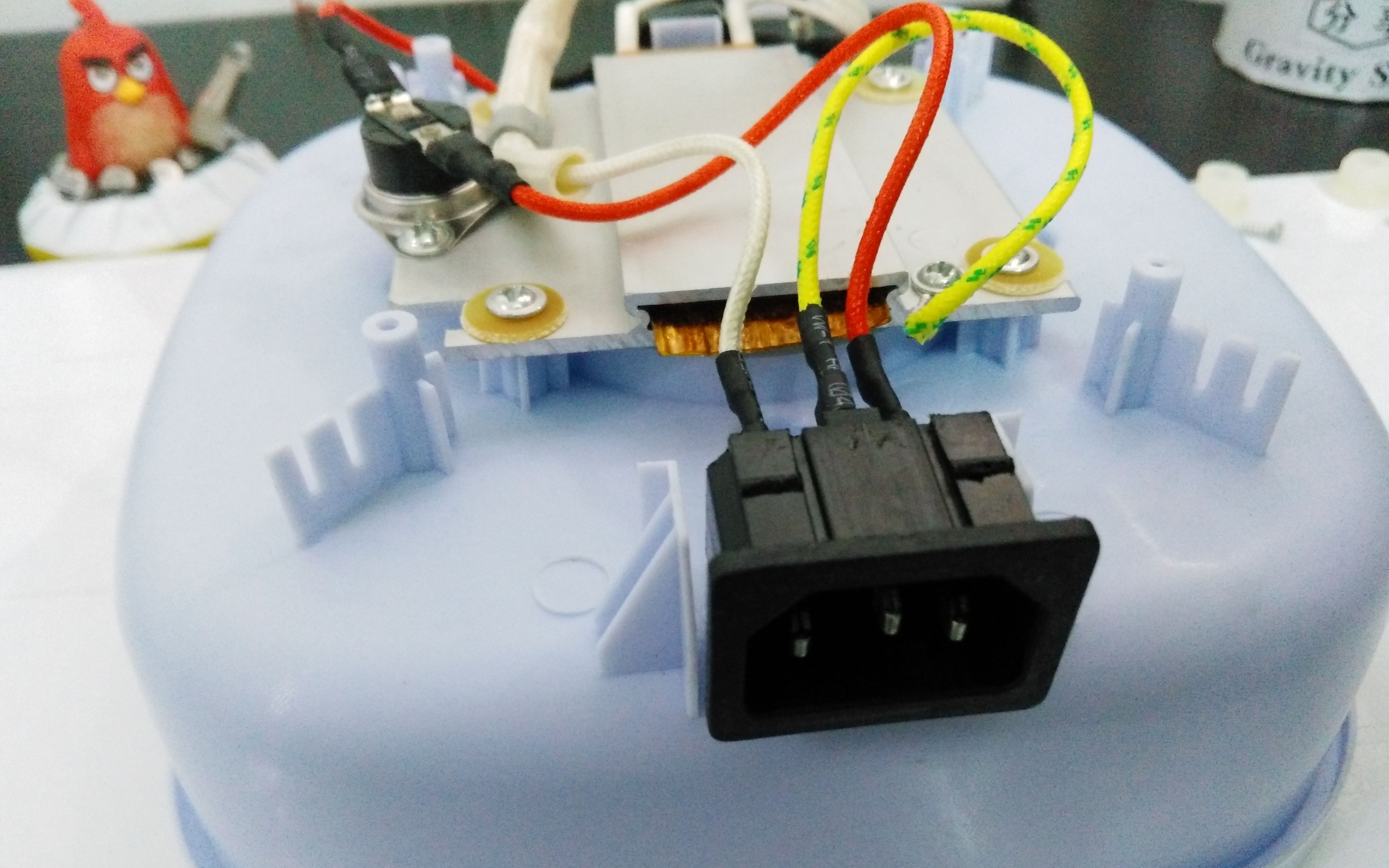 拆一个电热蒸煮饭盒看看内部是怎样的吧!