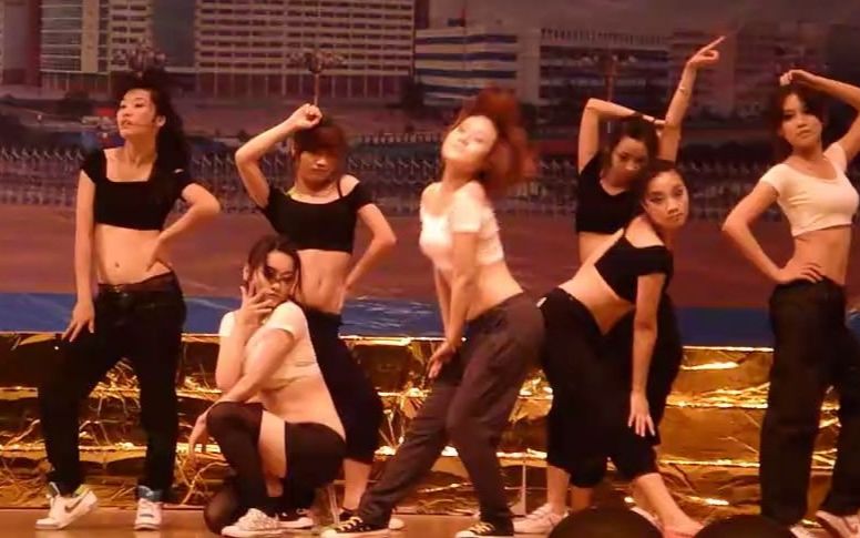 【正经的校园舞蹈】大学晚会劲爆的爵士舞,有亮点