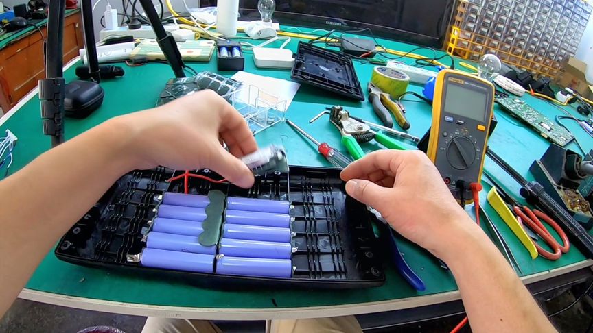 维修平衡车电池组,有时候电池组不用整体更换