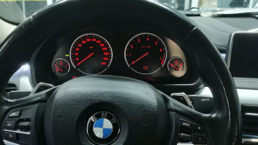 宝马更换雨刮器片进入维修模式