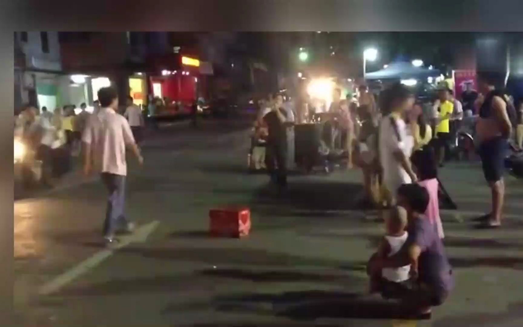 深圳街头残疾流浪歌手唱功比肩张学友