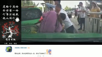 07/11前后国内交通事故视频合集(出租车倒车太猛,挤压人)