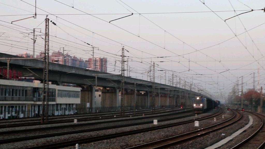京广线丹水池站日常拍车